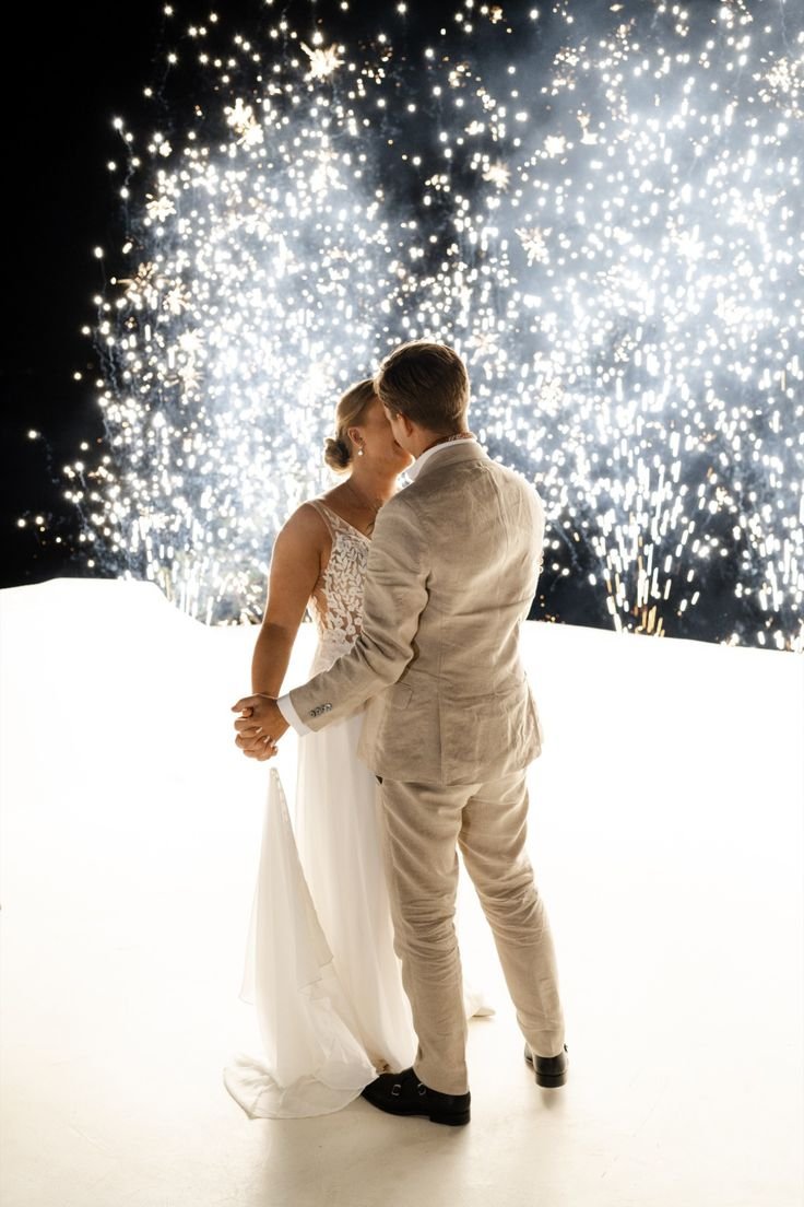 Specijalni efekti za proslave: vatrometi, suvi led, prskalice i ...